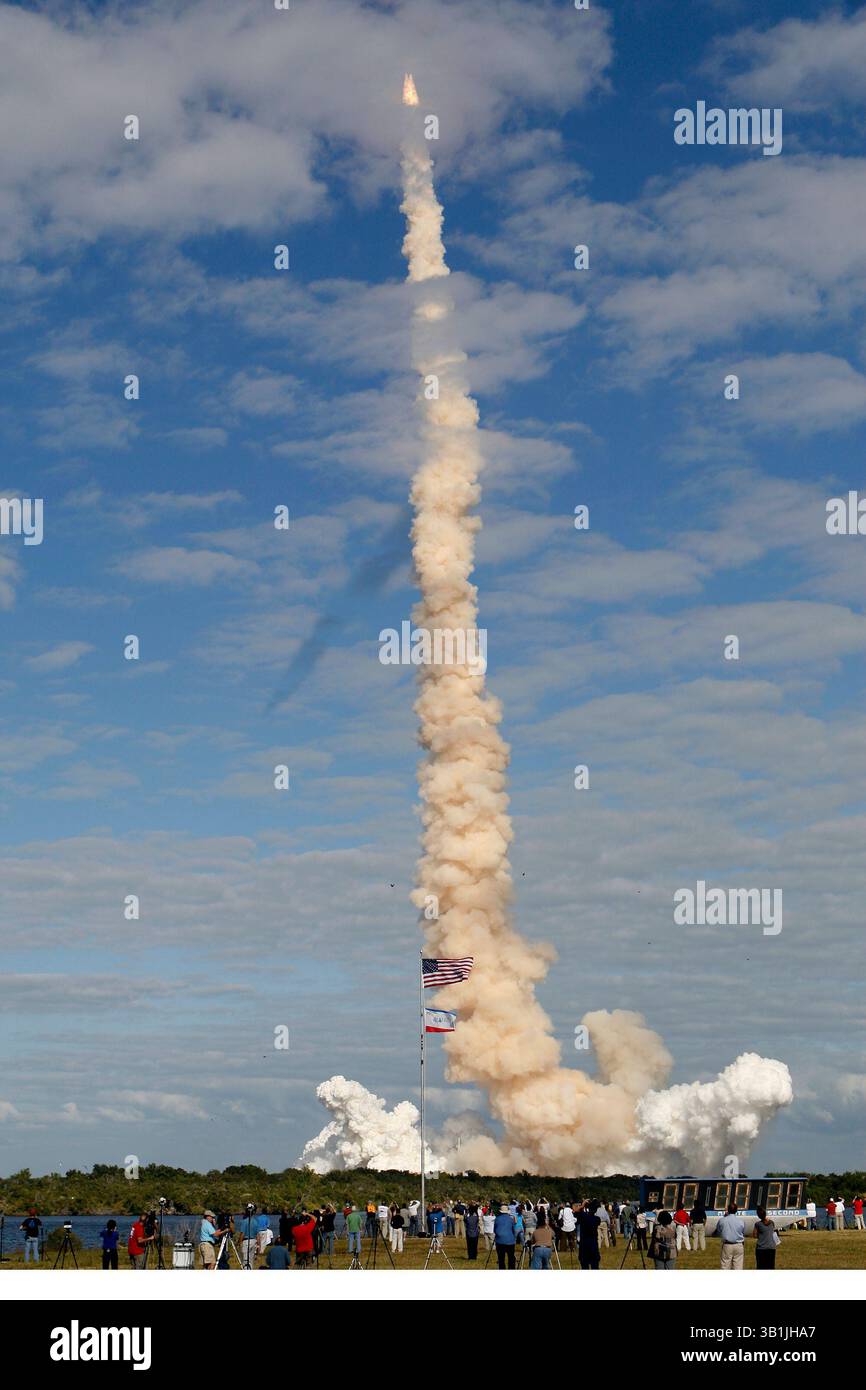 Space Shuttle Atlantis STS-129 Lifts offs from launch pad 39A at the ...