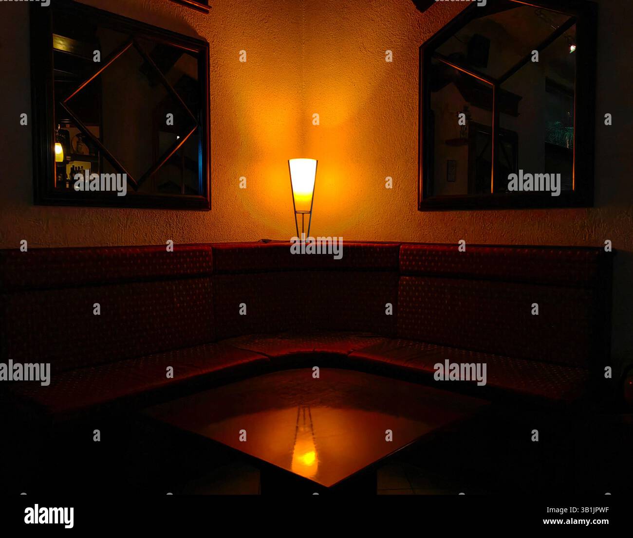 Low ambient lighting hi-res stock photography and images - Alamy