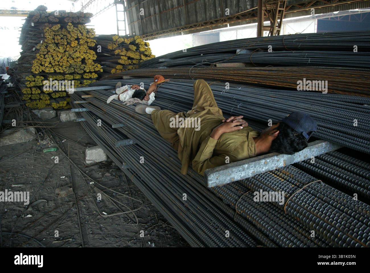 Extremely long working hours hi-res stock photography and images - Alamy