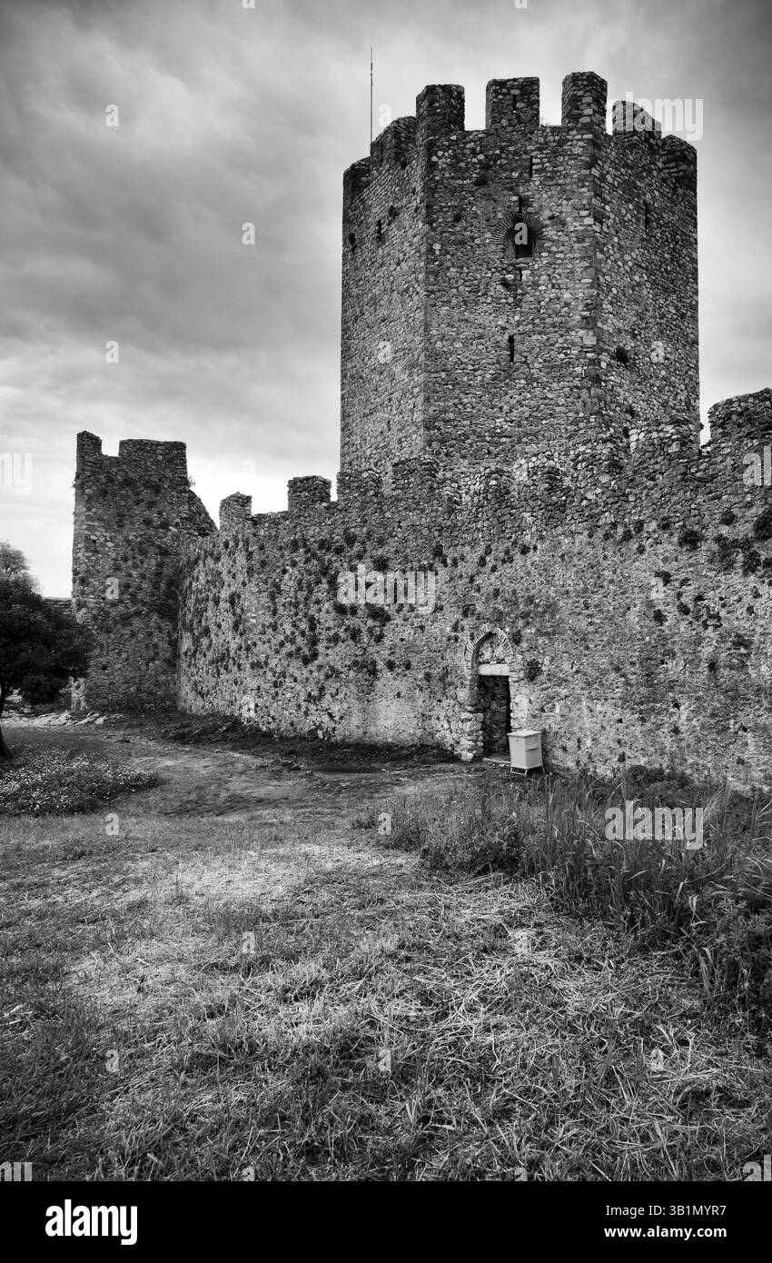 Main tower with defence walls, Castle of Platamonas, Platamon Castle ...
