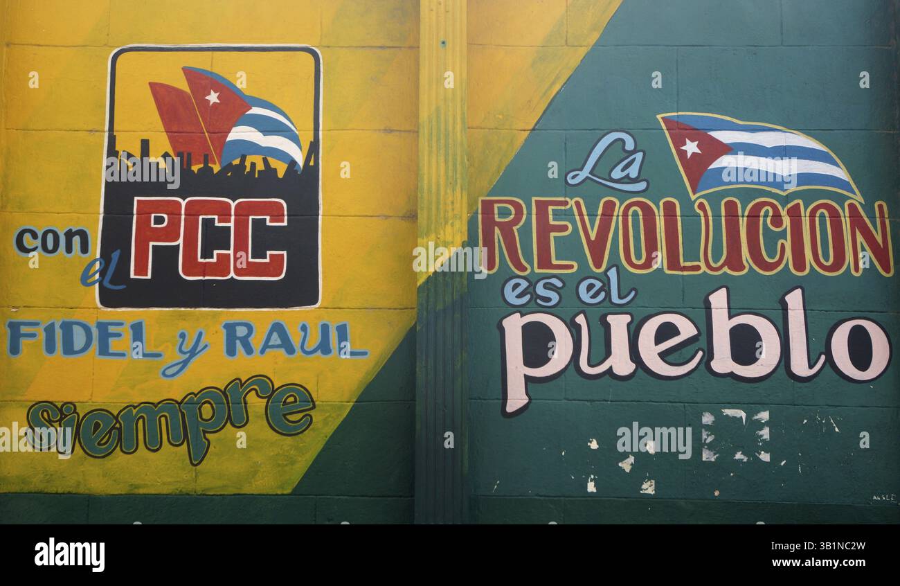 Castro propaganda hi-res stock photography and images - Alamy