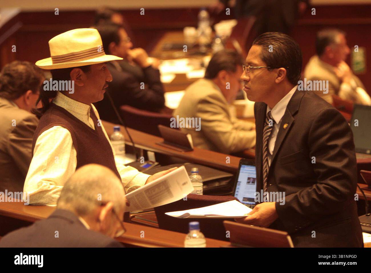 Presupuesto del estado hi-res stock photography and images - Alamy