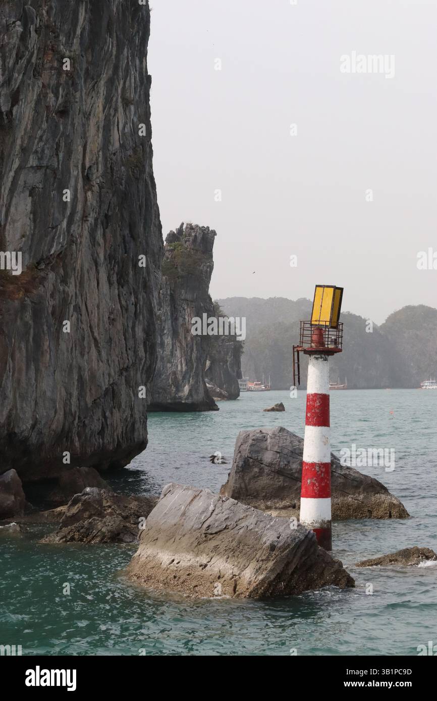 Ha long bay harbour light hi-res stock photography and images - Alamy