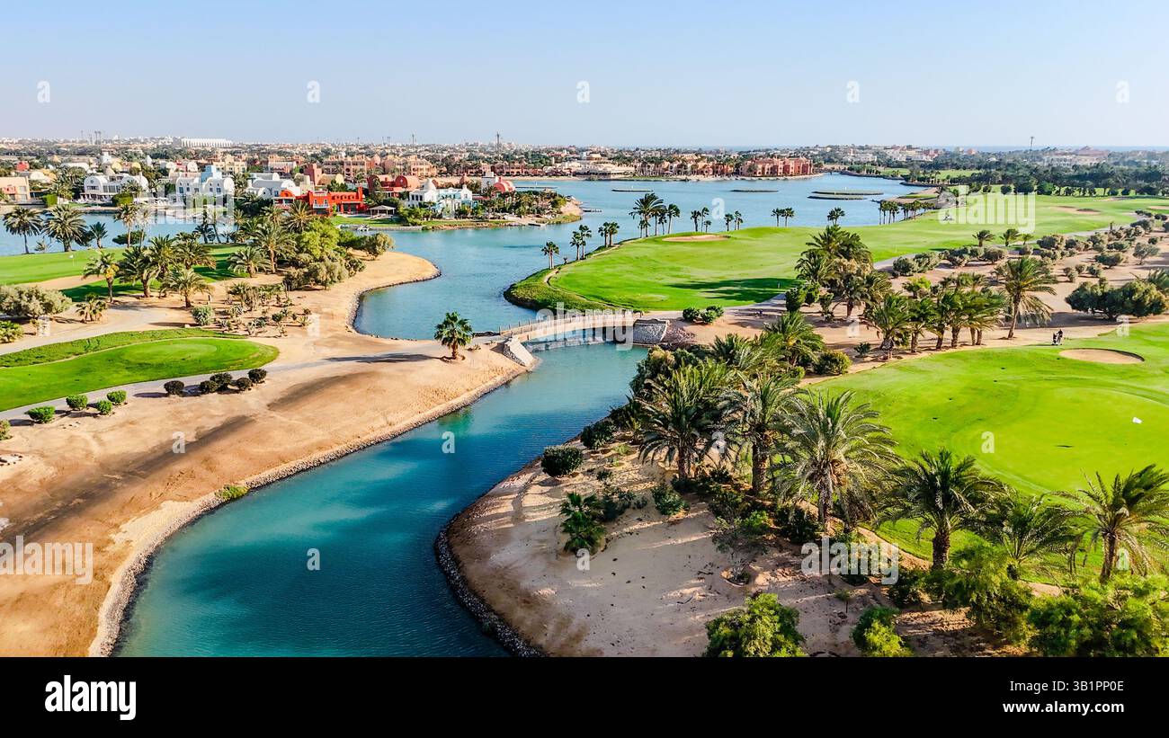 Wide angle tourism luxury lagoon hi-res stock photography and images ...