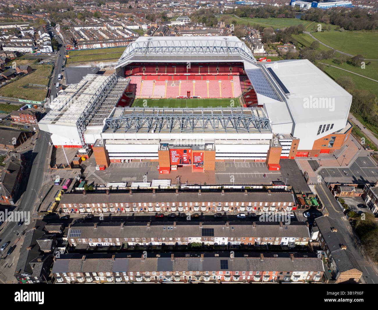 LIVERPOOL, MERSEYSIDE, ENGLAND - APRIL 06, 2025: Anfield Stadium and ...