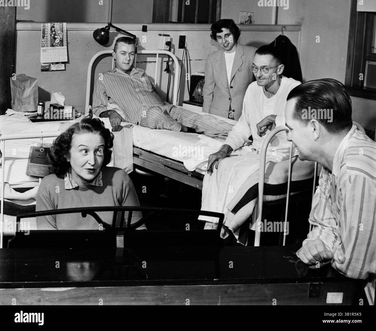 World war ii veterans hospital Black and White Stock Photos & Images ...