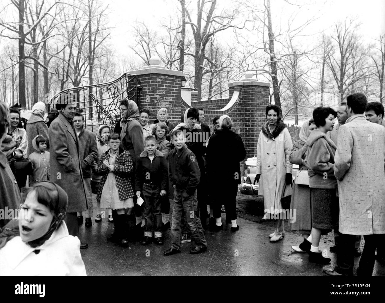 Elvis presley in the u s army Black and White Stock Photos & Images - Alamy