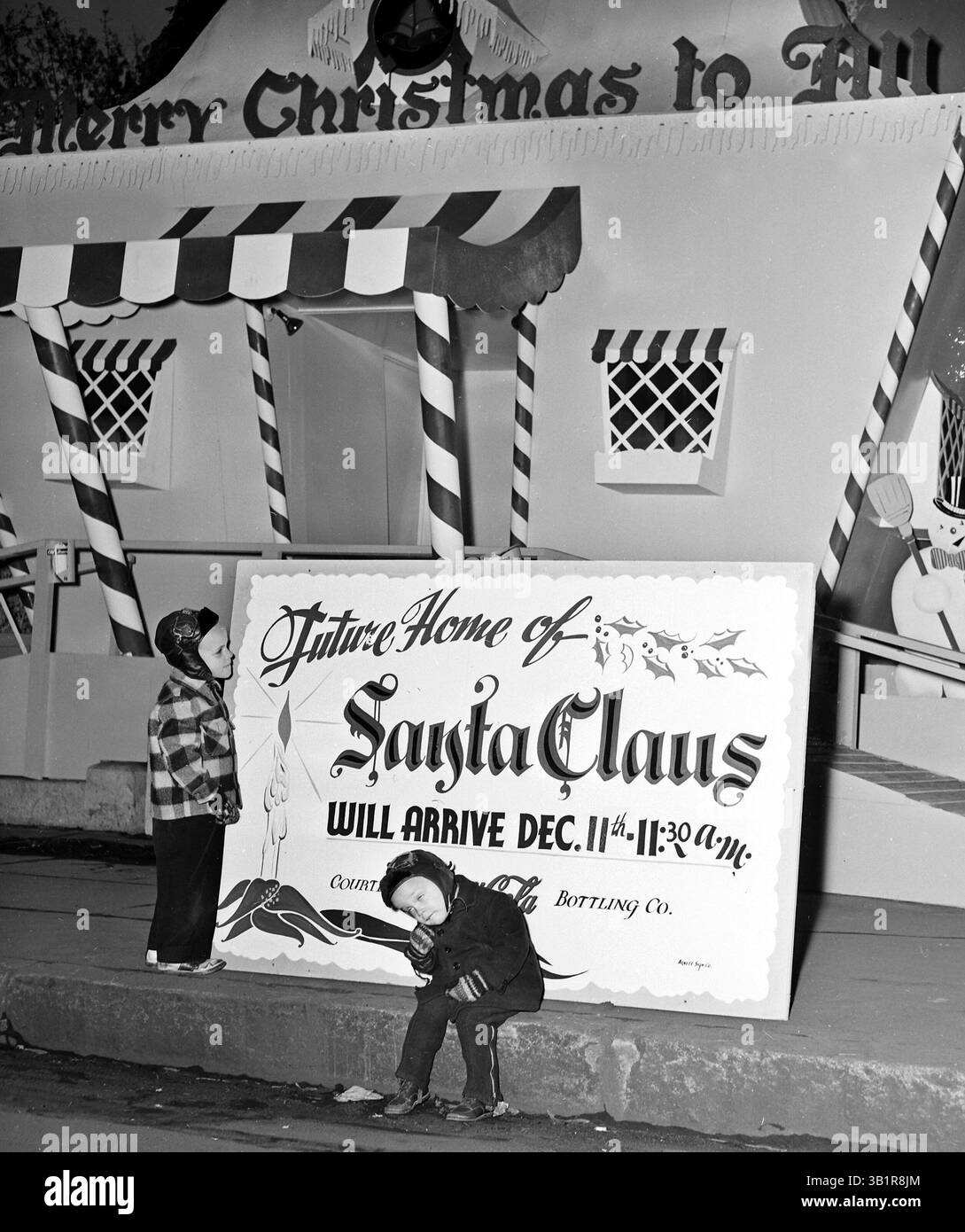 Dec. 10, 1950 - Memphis, TN, U.S. - Waiting for Santa to appear at his ...