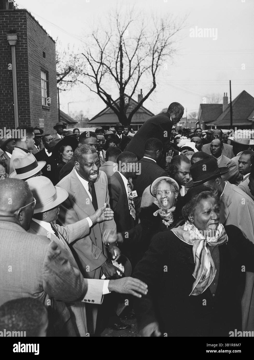 Dec. 7, 1952 - Memphis, TN, U.S. - Chanting ''Yes, it's so!'' and ...