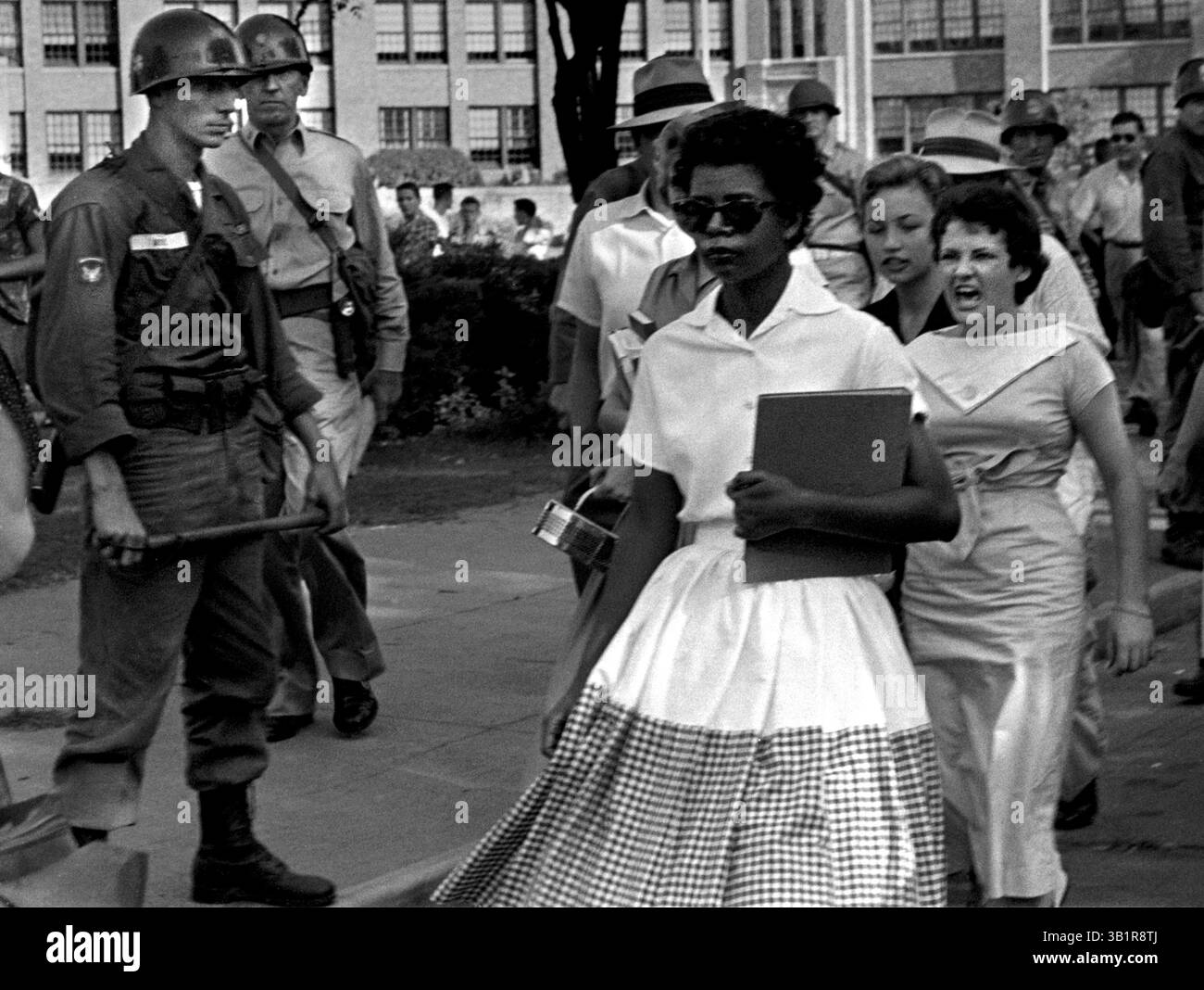 Sept. 4, 1957 - Little Rock, AR, U.S. - Elizabeth Eckford is followed ...