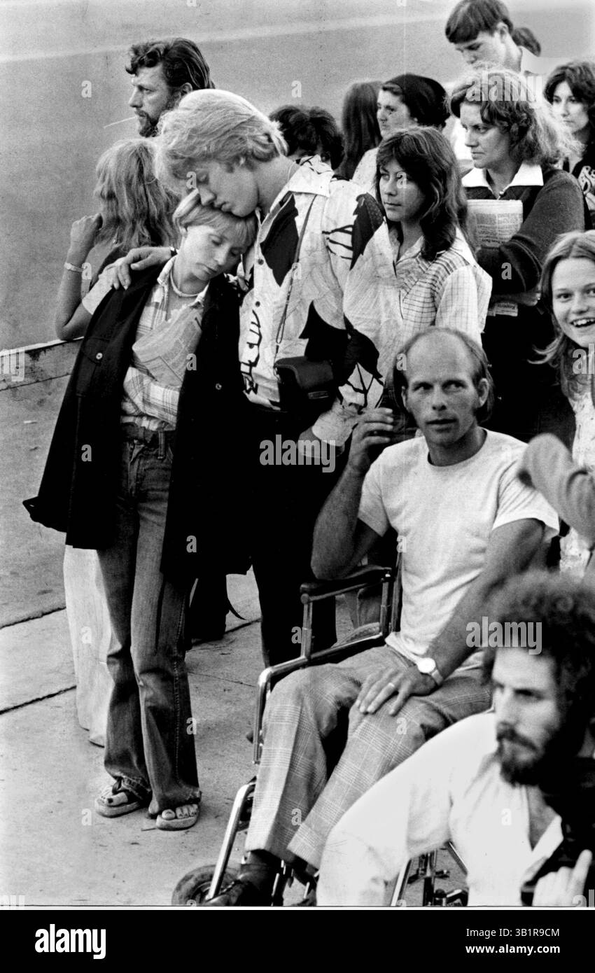 Elvis presley funeral hi-res stock photography and images - Alamy