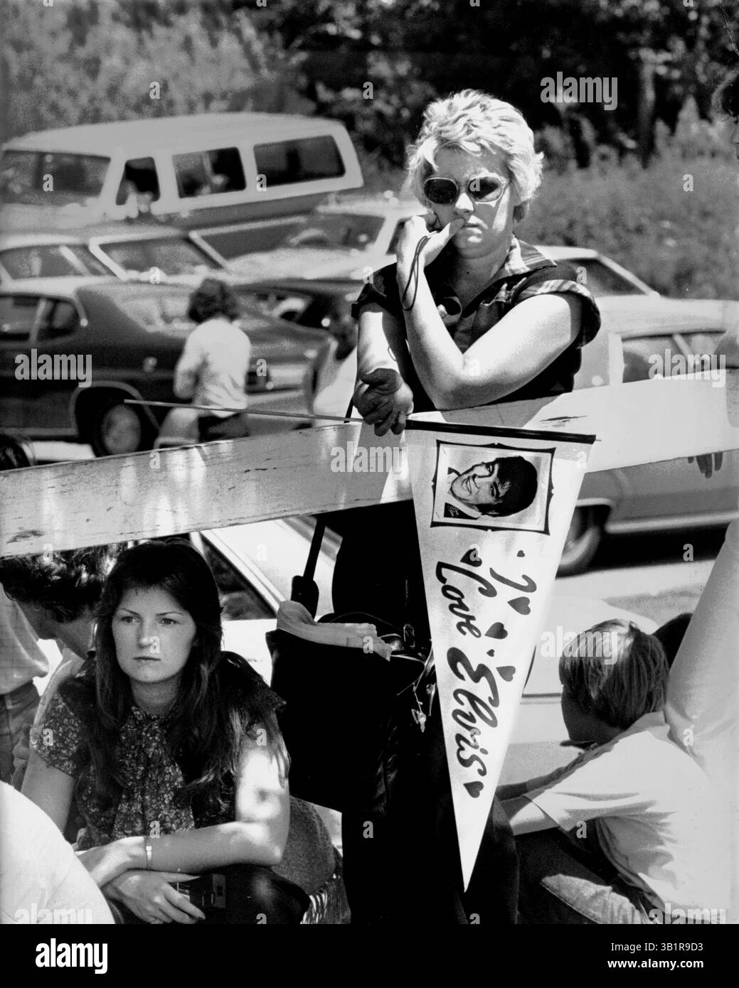 Elvis presleys graceland Black and White Stock Photos & Images - Alamy