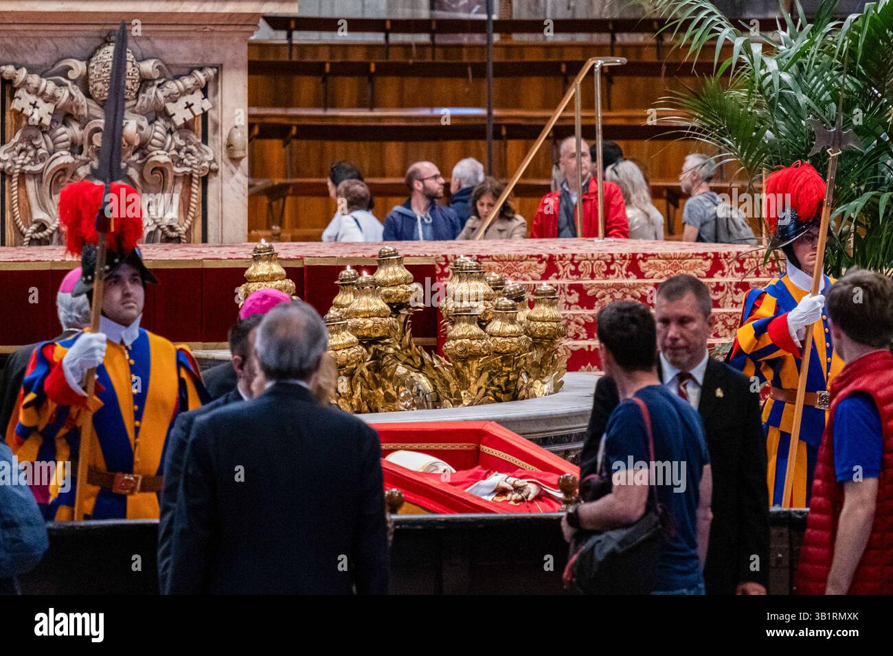 Vatican City, Vatican. 25th Apr, 2025. The body of Pope Francis is ...