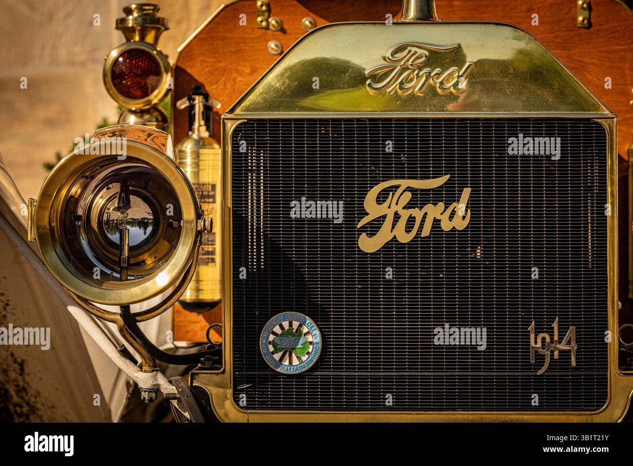 Chateau Sychrov, Liberec Region. 26th Apr, 2025. US veterans car and ...