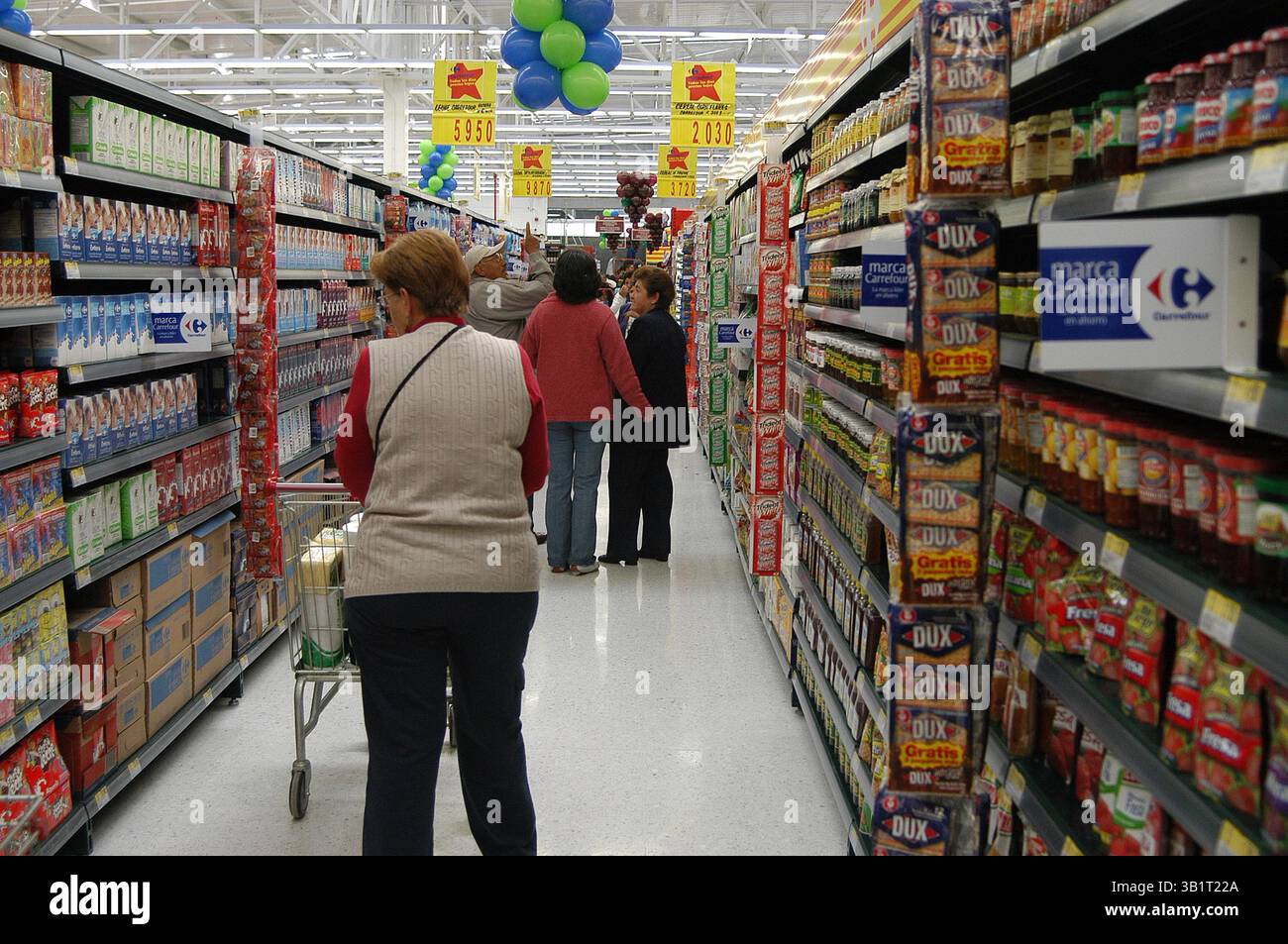 En el supermercado de la ciudad hi-res stock photography and images - Alamy