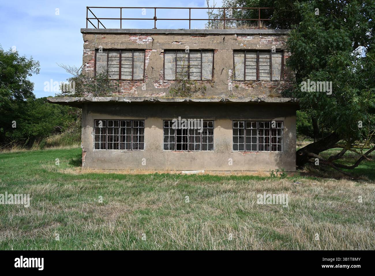 WW2 military airfield watch office, Aerodrome control tower at Forma ...