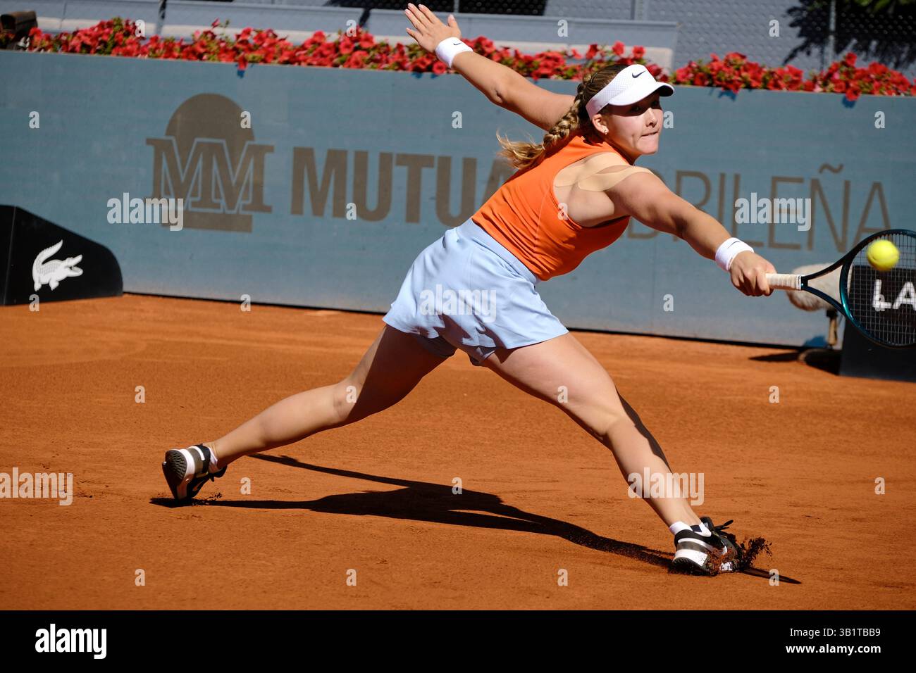 Madrid, Spain. 26th Apr, 2025. Tennis WTA, individual Women: Mutua ...