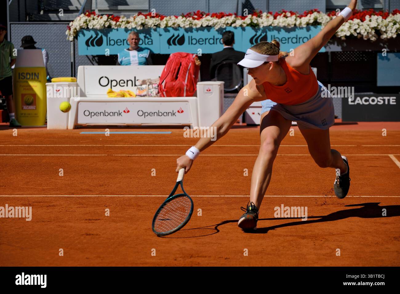 Madrid, Spain. 26th Apr, 2025. Tennis WTA, individual Women: Mutua ...