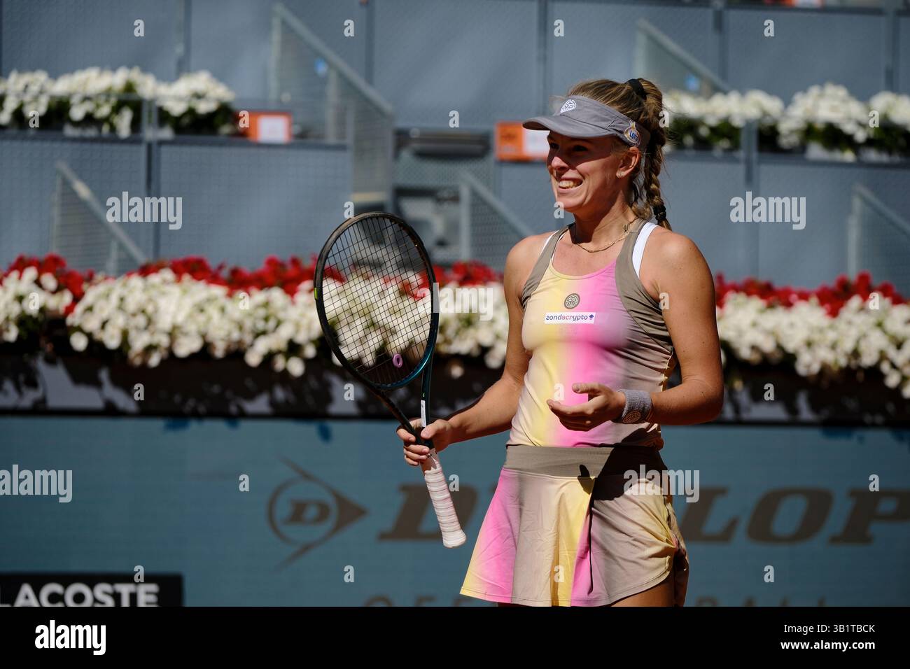 Madrid, Spain. 26th Apr, 2025. Tennis WTA, individual Women: Mutua ...