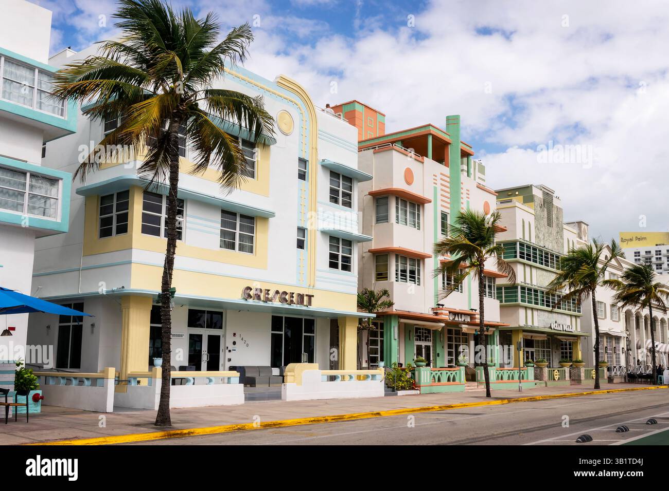 Ocean Drive in Art Deco district, Miami Beach cityscape Stock Photo - Alamy