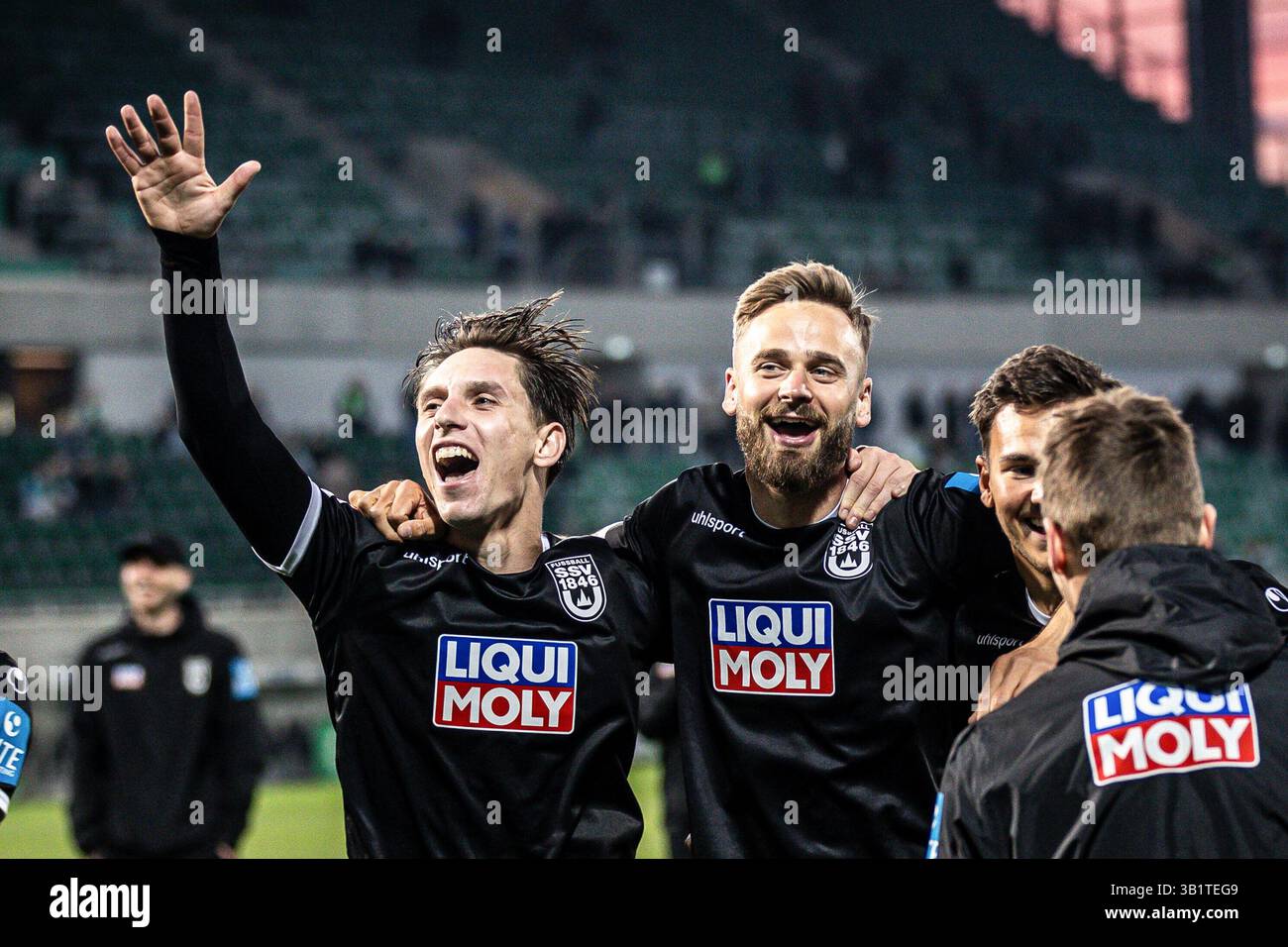 #23 Max Brandt (SSV Ulm 1846 Fußball), #9 Lucas Röser (SSV Ulm 1846 ...