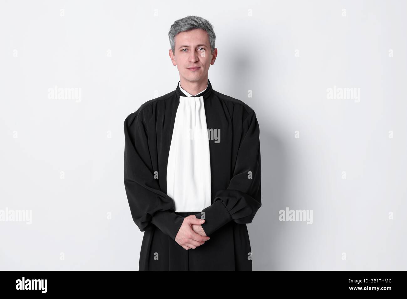 Male judge in courtroom on hi-res stock photography and images - Alamy