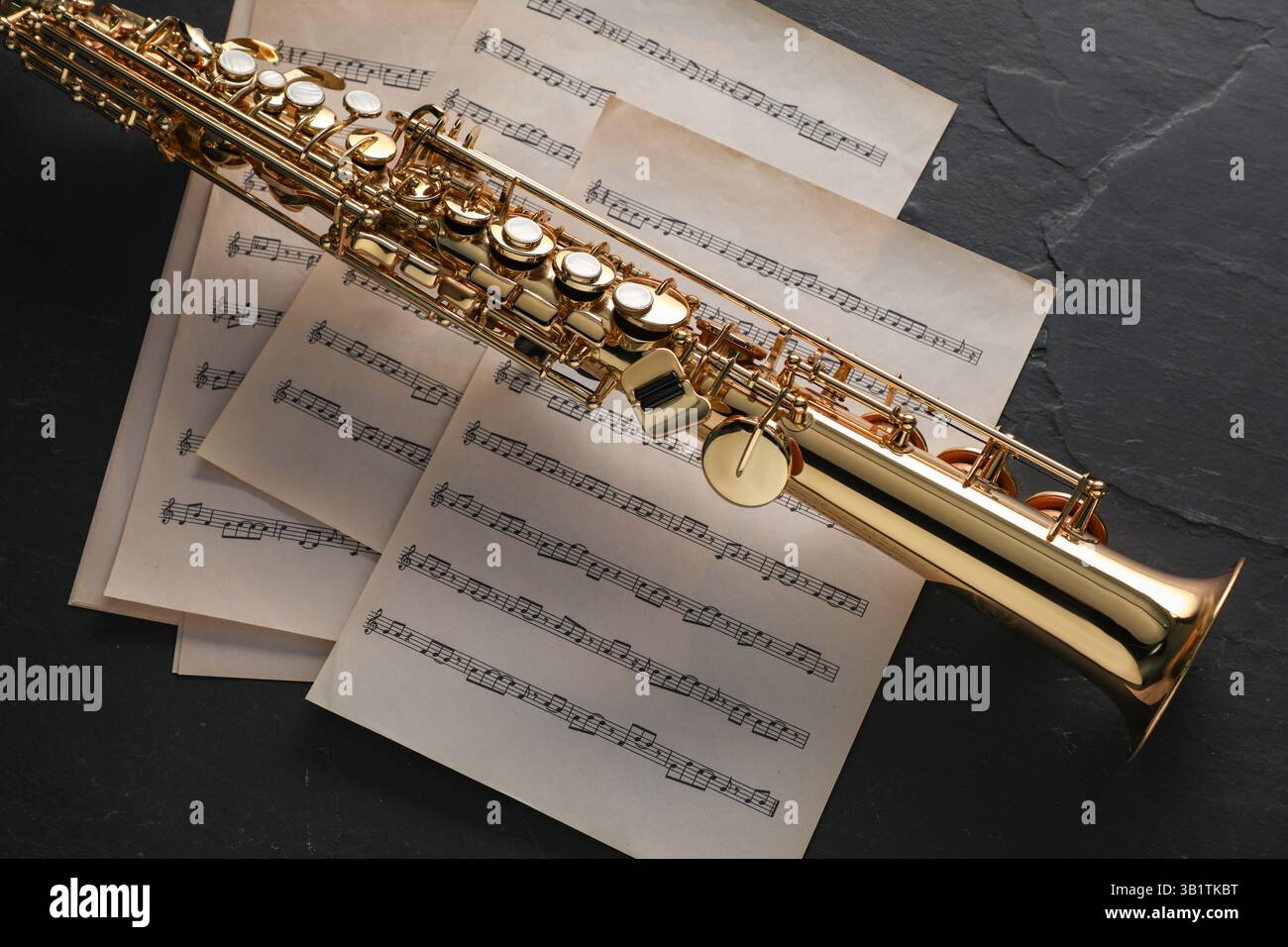 Vintage saxophone musical notes hi-res stock photography and images - Alamy