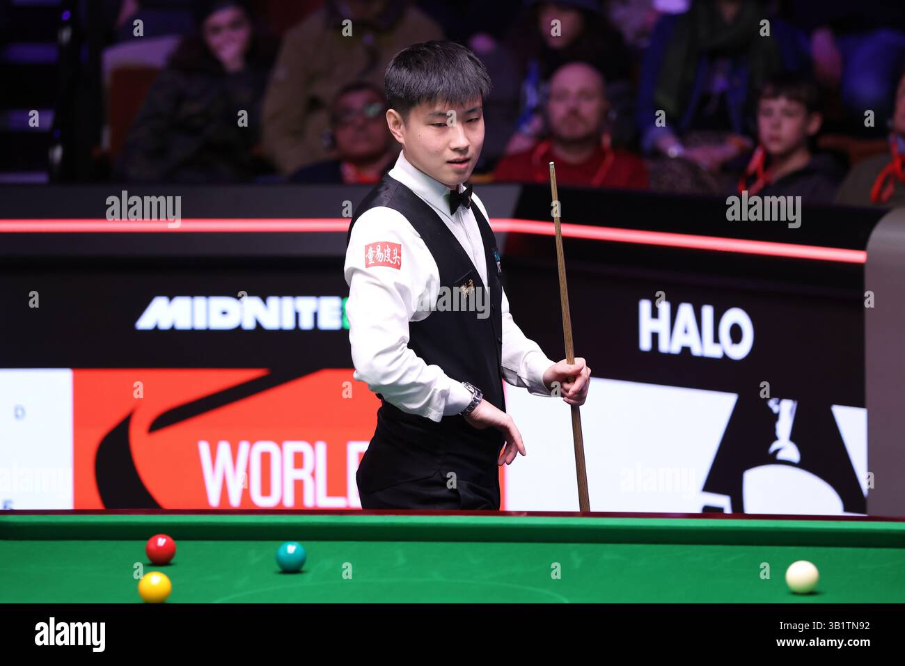 Zhao Xintong during the game against Lei Peifan during the 2025 Halo ...