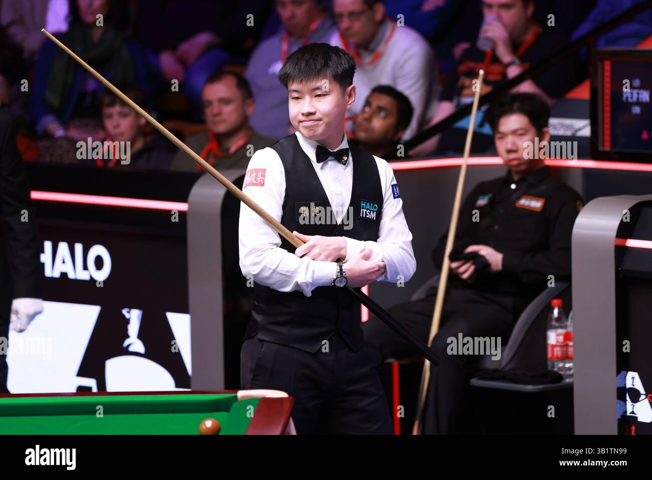 Zhao Xintong during the game against Lei Peifan during the 2025 Halo ...