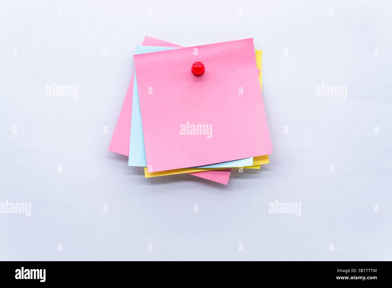 Pink sticky note hi-res stock photography and images - Alamy
