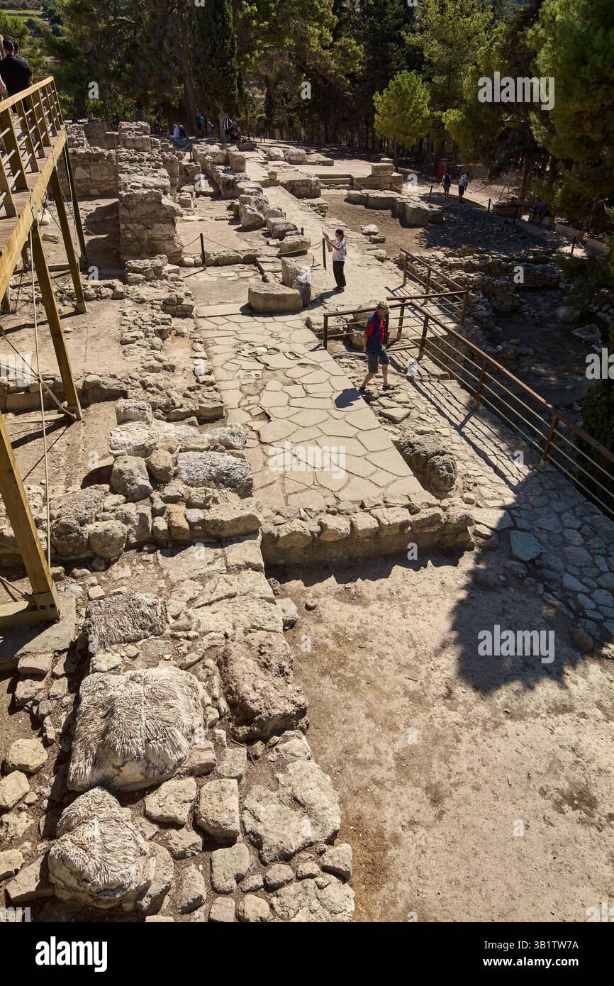 Crete.Greece - april 26, 2025: Historic ruins of Knossos including ...