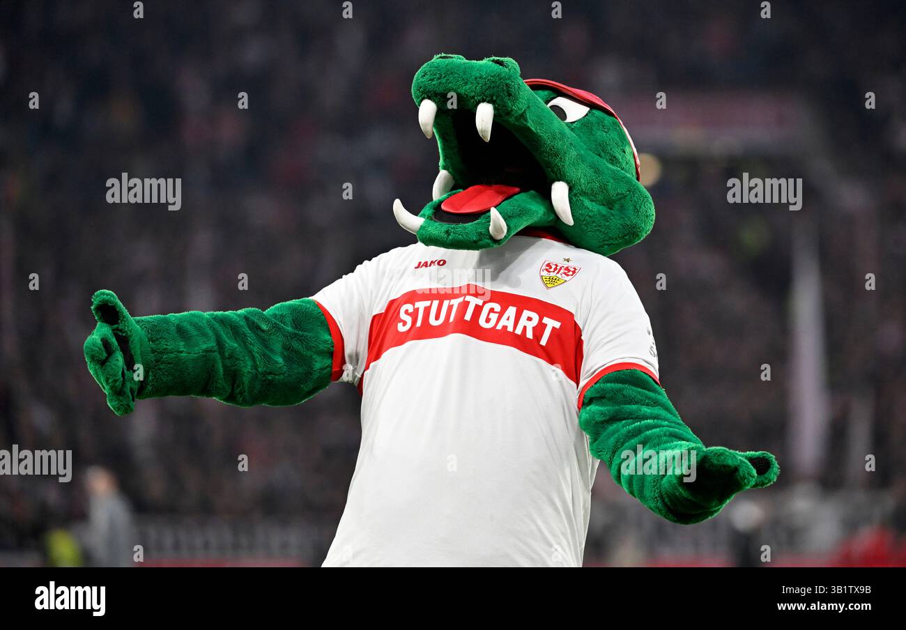 Maskottchen Fritzle VfB Stuttgart Aktion beim Verlesen der Spieler ...