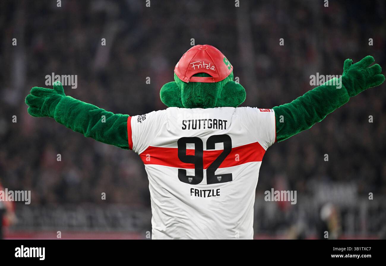 Maskottchen Fritzle VfB Stuttgart Aktion beim Verlesen der Spieler ...