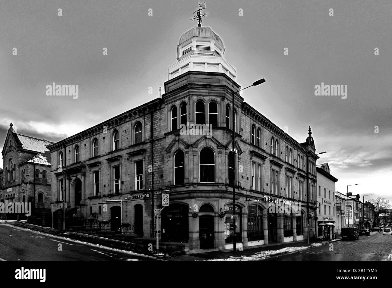 The Livery Rooms JD Wetherspoons pub, in Keighley town, Yorkshire ...