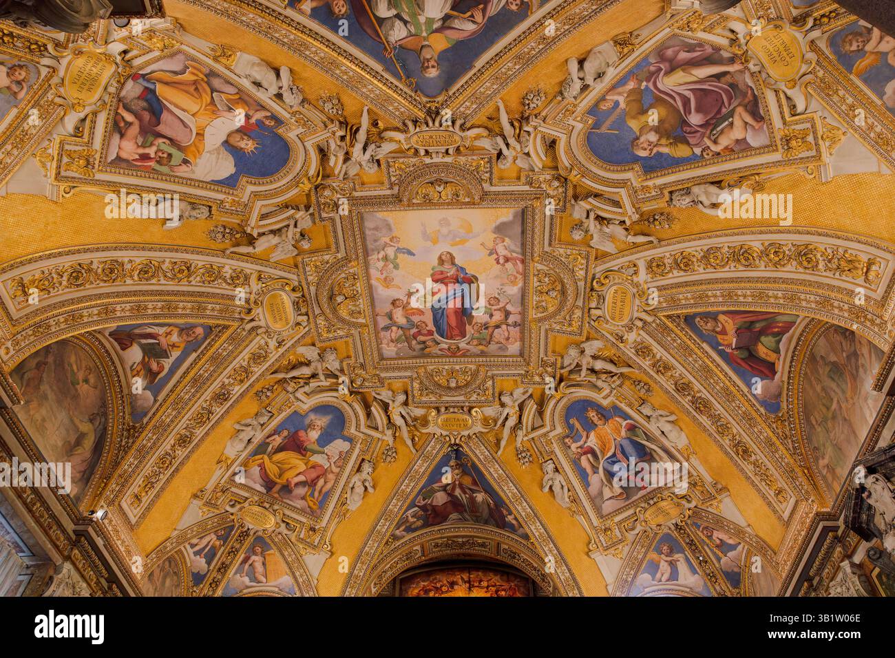 Basilica Papale di Santa Maria Maggiore church interior, a UNESCO World ...