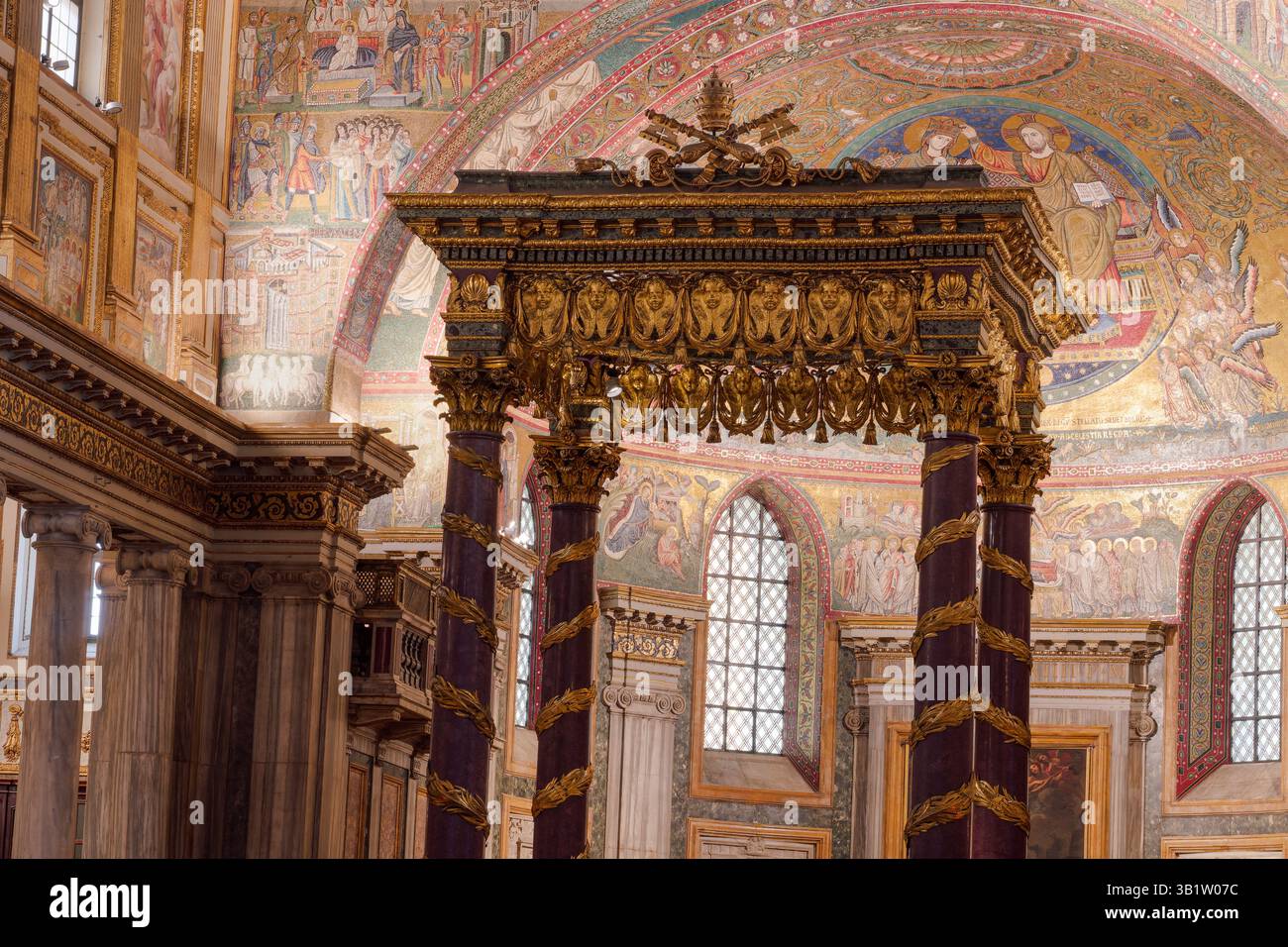 Basilica Papale di Santa Maria Maggiore church interior, a UNESCO World ...