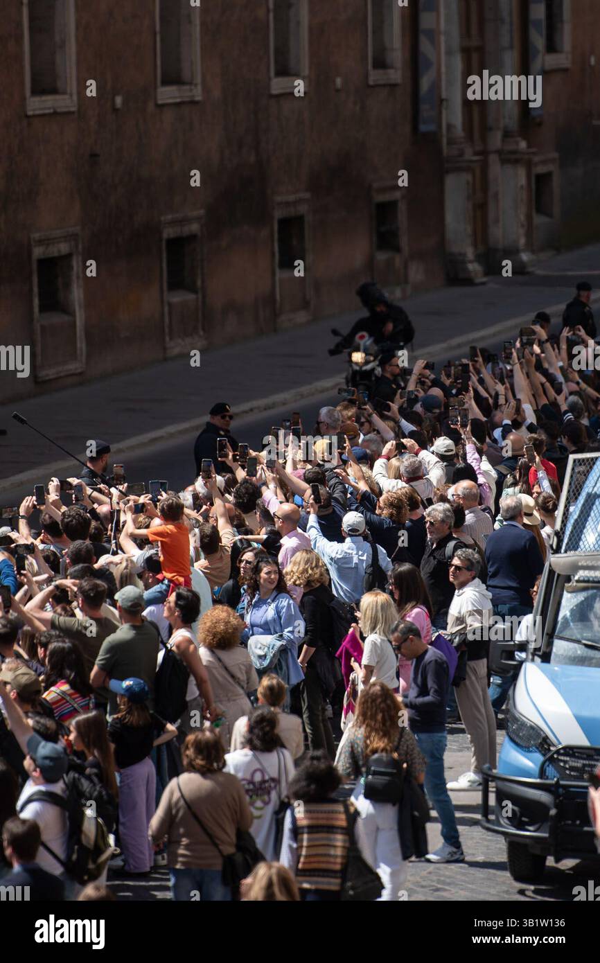 **NO WEB AND NEWSPAPERS ONLY FOR ITALY** The Funeral Procession of Pope ...