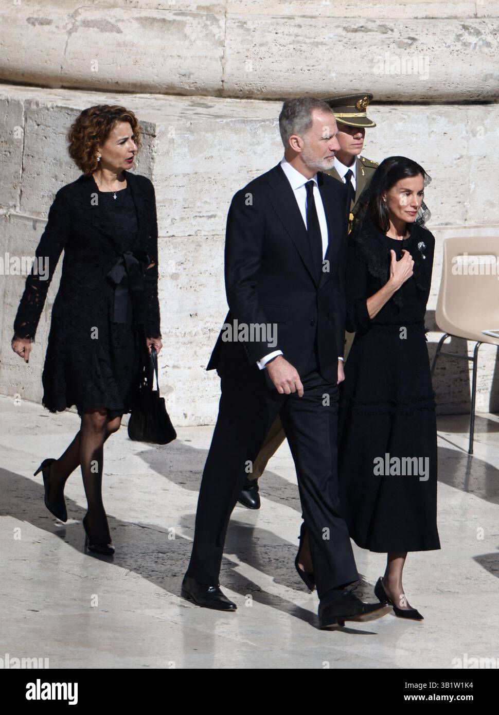 King Felipe and Queen Letizia of Spain attending Pope Francis' funeral ...