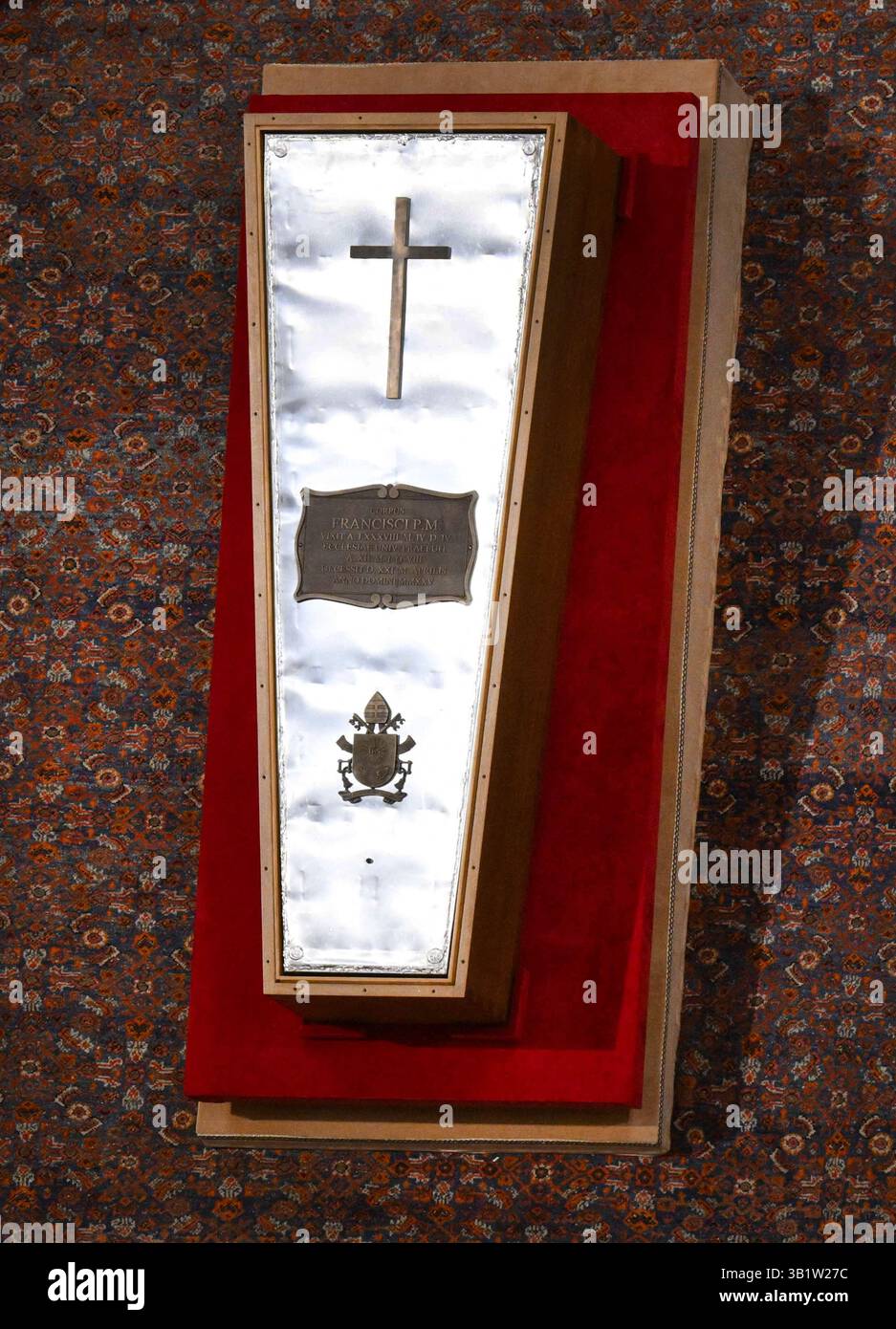 The casket of Pope Francis is sealed at St. Peter's Basilica, ahead of ...