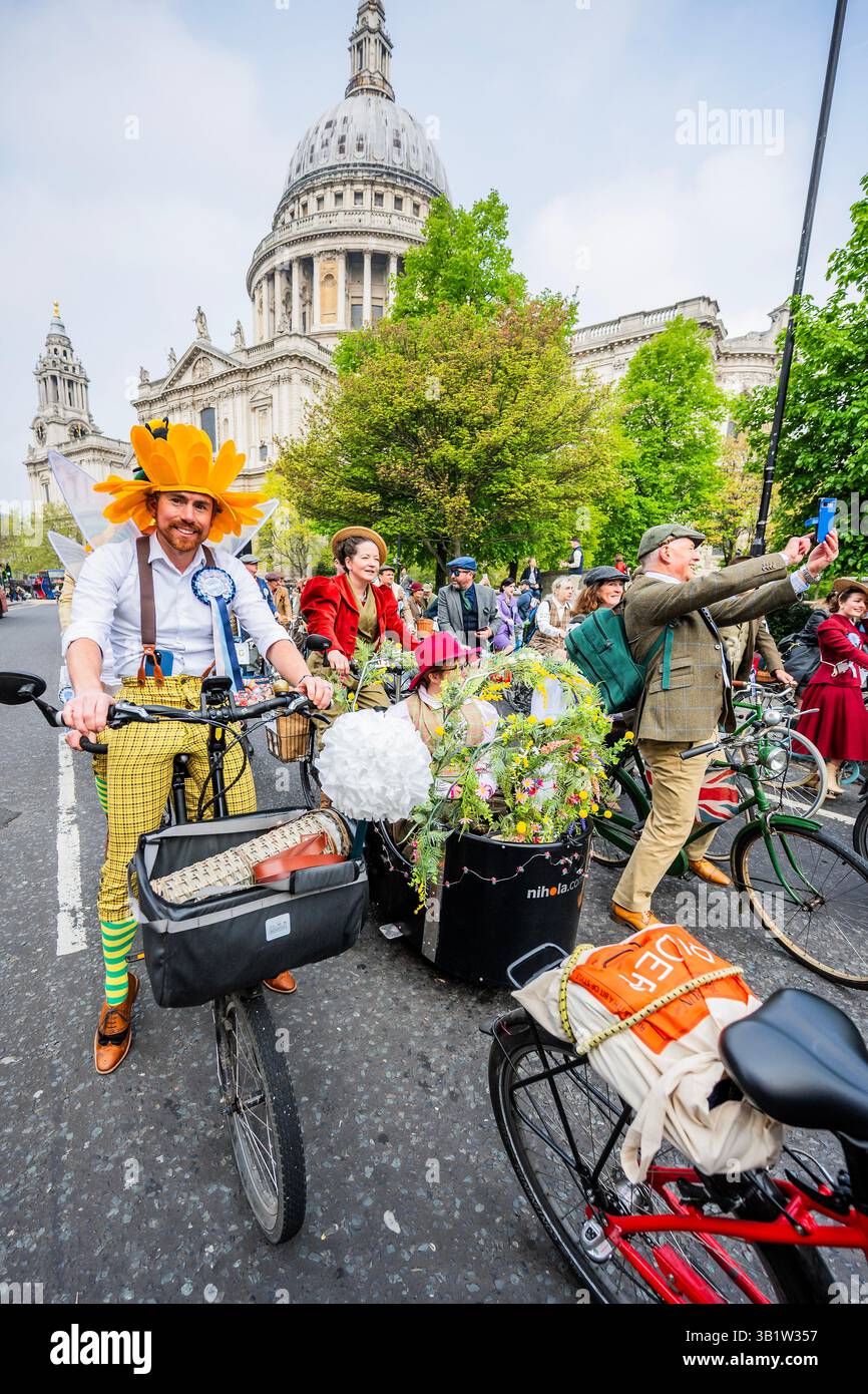 London, UK. 26th Apr, 2025. Passing St Pauls Cathedral - The Tweed Run ...