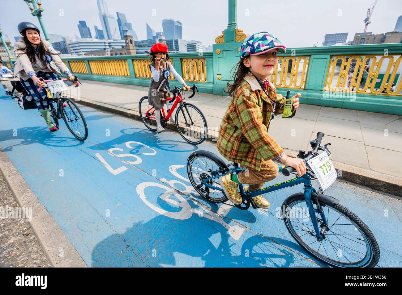 London, UK. 26th Apr, 2025. Chidren talk to each other on walkie ...