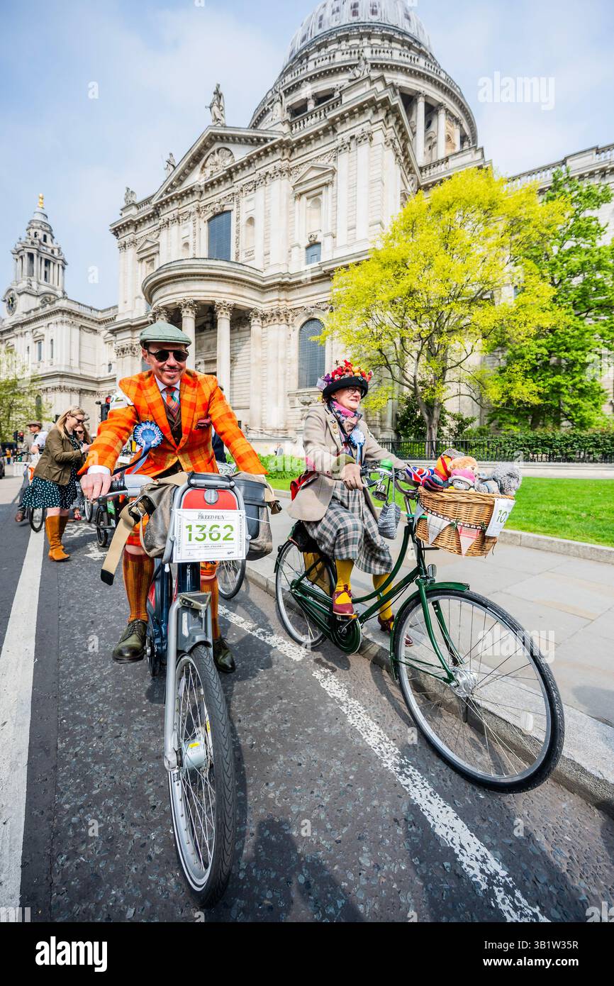 London, UK. 26th Apr, 2025. Passing St Pauls Cathedral - The Tweed Run ...