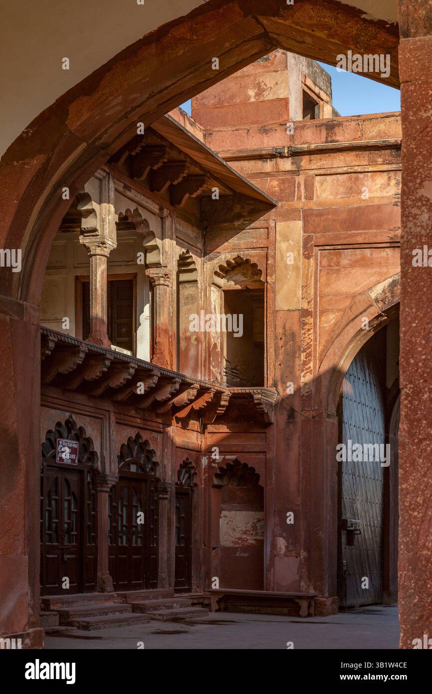 Islamic entrance gate red hi-res stock photography and images - Alamy