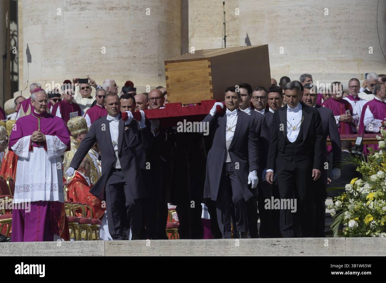 Rome, Italy. 26th Apr, 2025. Rome, Funeral of Pope Francis Ceremony in ...