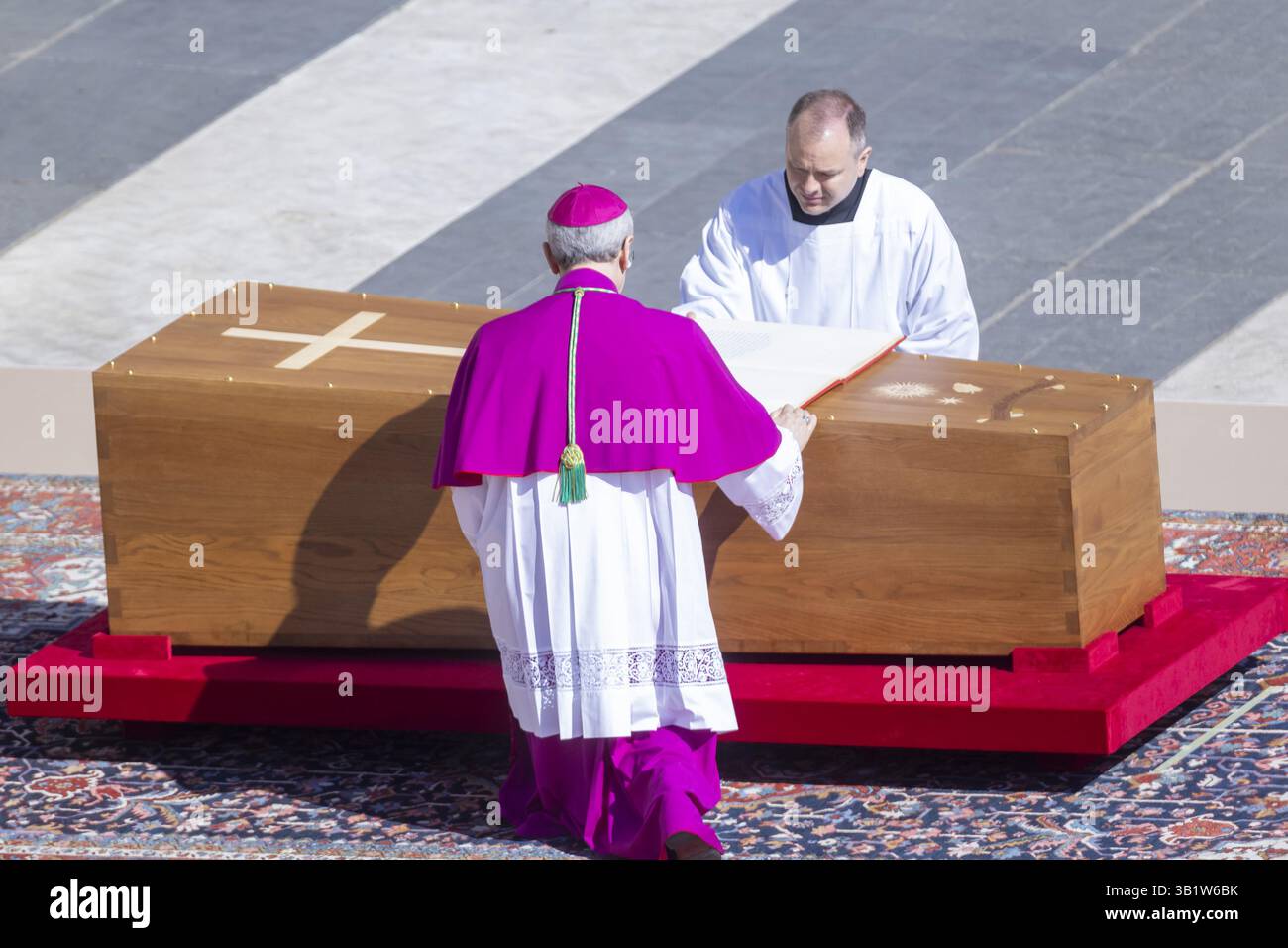 Rome, Italy. 26th Apr, 2025. Rome, Funeral of Pope Francis Ceremony in ...