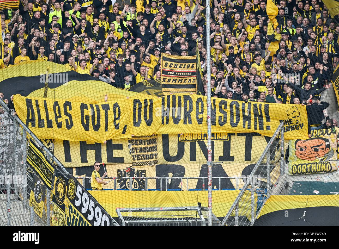 26 April 2025, Baden-Württemberg, Sinsheim: Soccer: Bundesliga, TSG ...