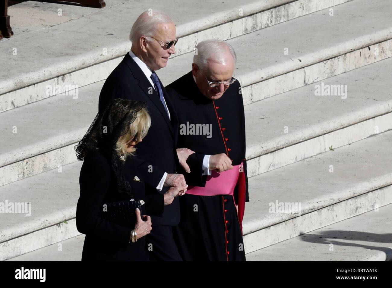 Pope Francis Honored at Solemn Funeral in St. Peters Square Joe Biden ...