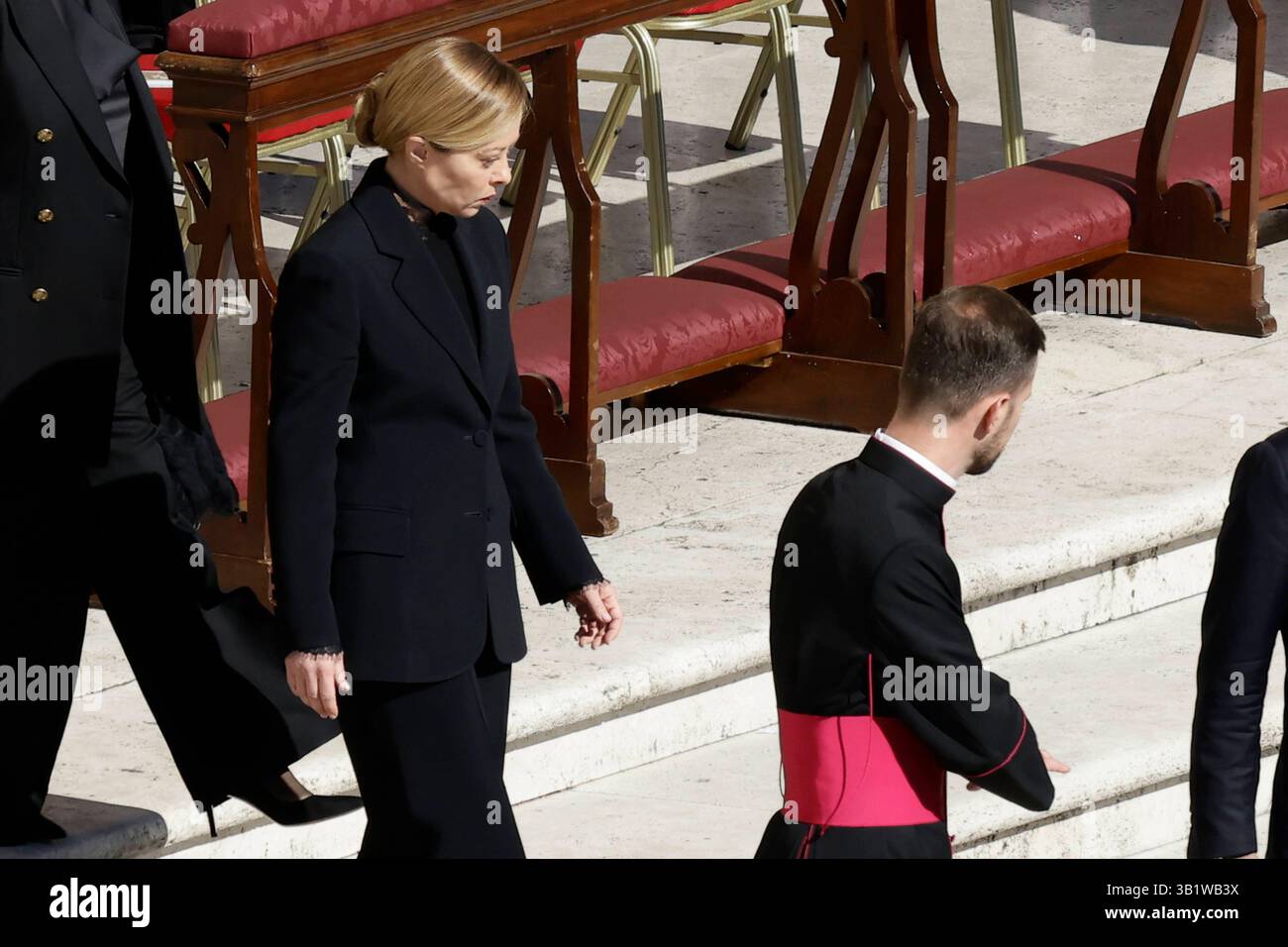 Pope Francis Honored at Solemn Funeral in St. Peters Square Italian ...
