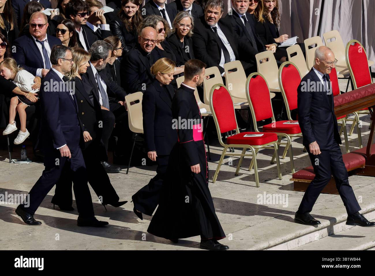 Pope Francis Honored at Solemn Funeral in St. Peters Square Italian ...