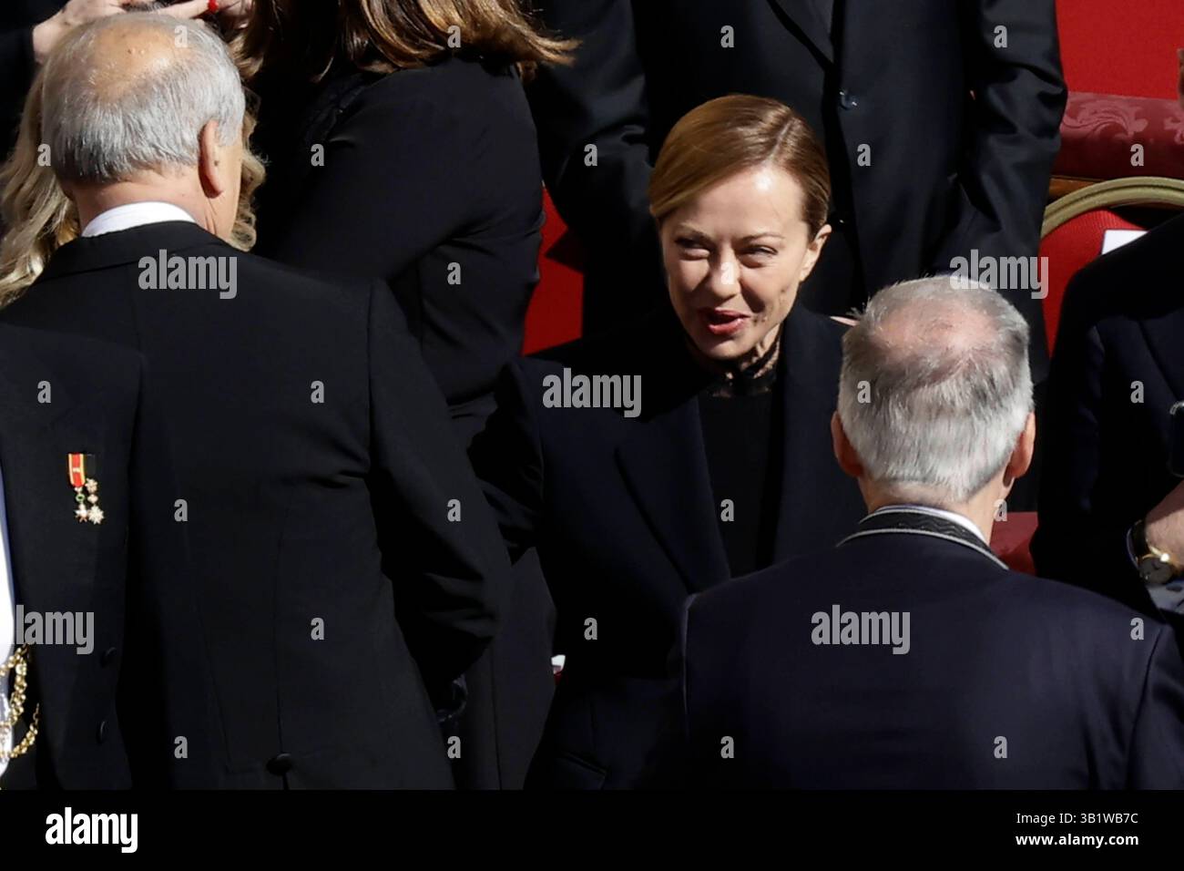 Pope Francis Honored at Solemn Funeral in St. Peters Square Italian ...